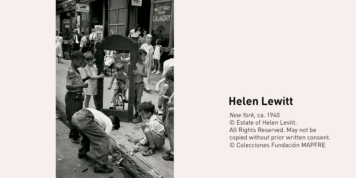 New York 2 by Helen Levitt - Fundación MAPFRE
