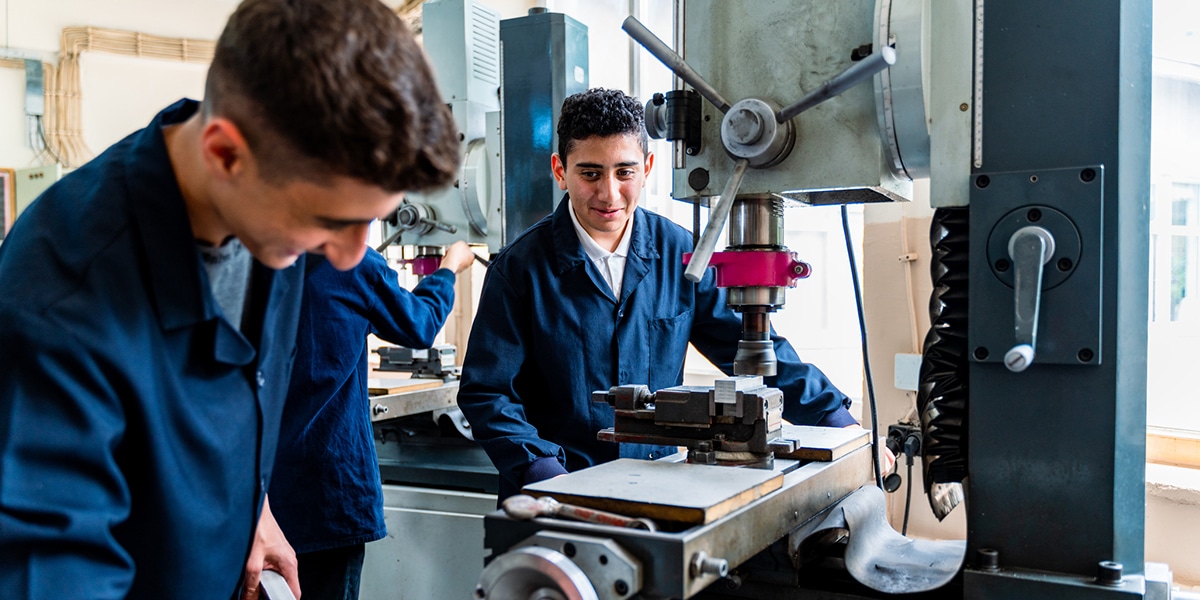 ESF+ grants target groups | Fundación MAPFRE